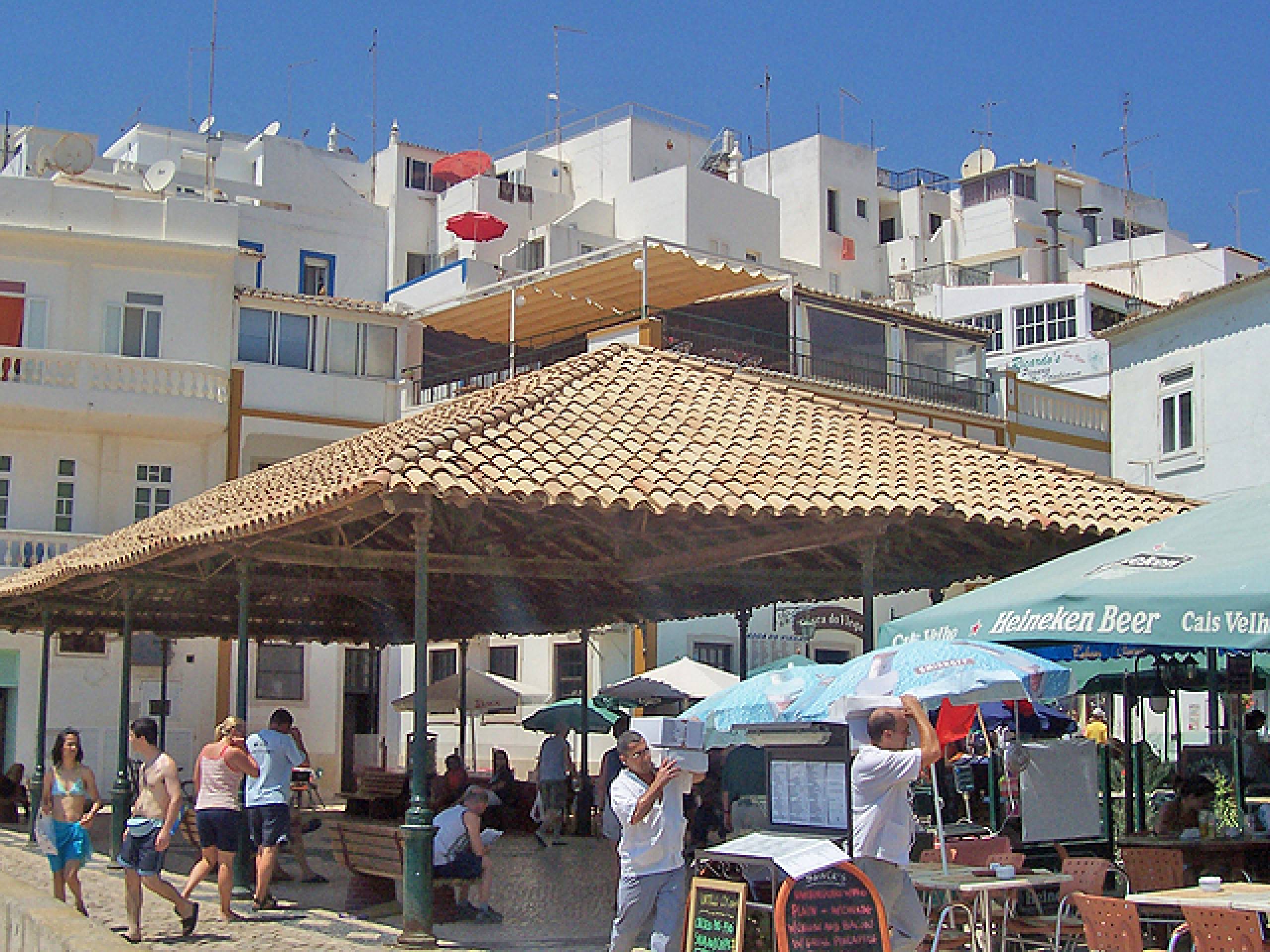 Albufeira, Algarve, Portugalsko, Soukomé rekreační domy,...